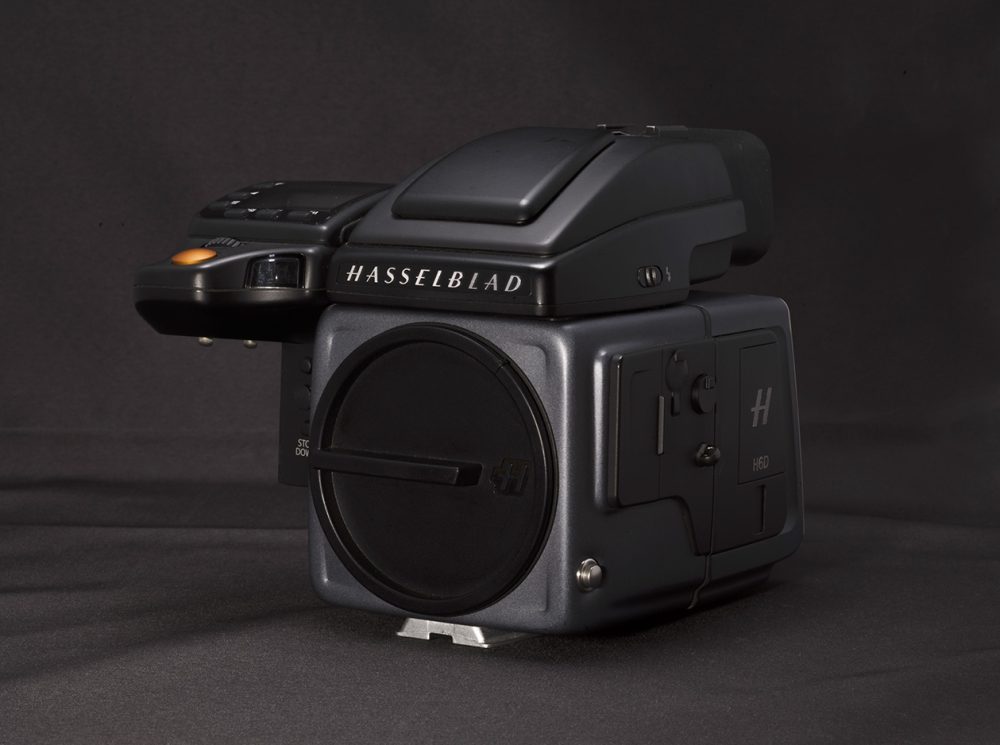 Hasselblad "X2D" review. A new type that does not fit into the ...