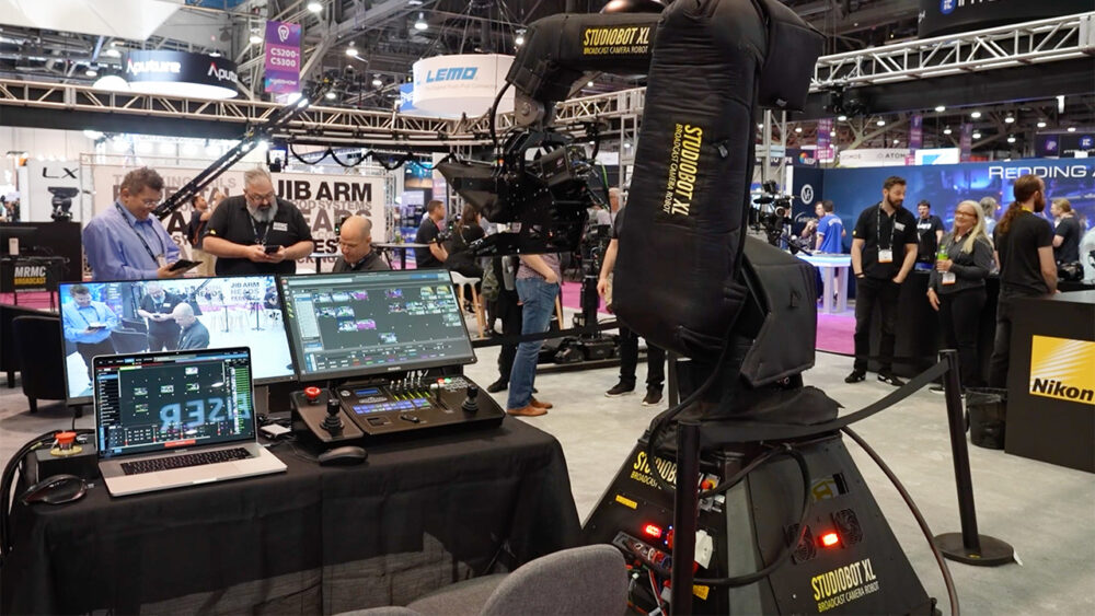 MRMC（Nikon）、ハイエンドの自動モーションを提供する「StudioBot XL」ロボットアームを展示[NAB2023 Booth ...