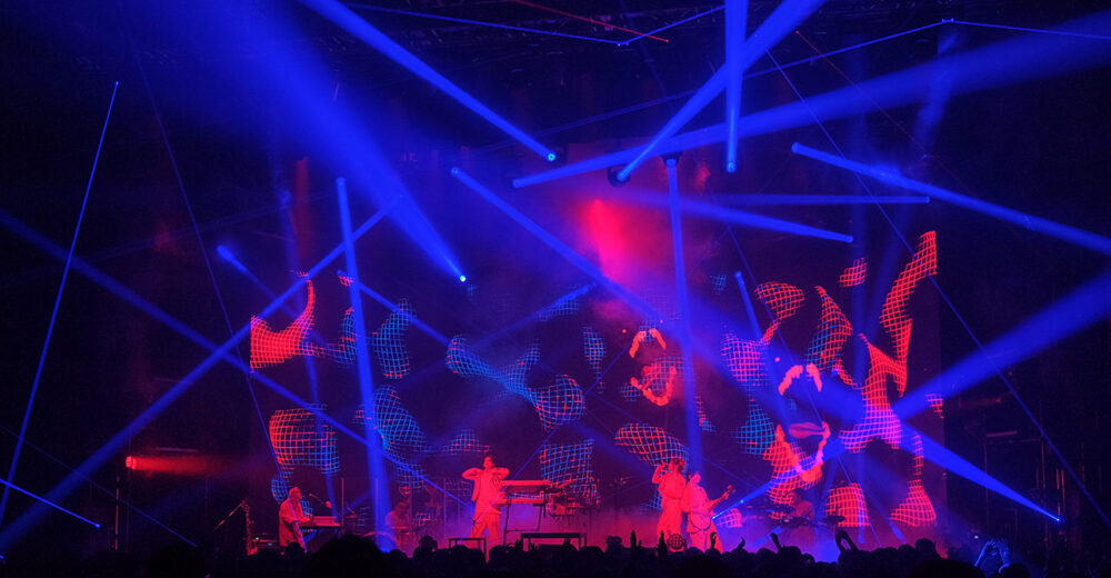 YOASOBI ZEPP TOURで味わうイマーシブ体験！ヒビノ「Immersive LED System」の可能性[IMMERSIVE EXPERIENCES] Vol.01 ...