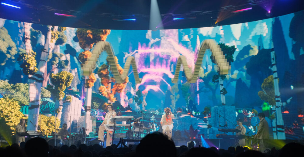 YOASOBI ZEPP TOUR ヒビノ×ソニー・ミュージックエンタテインメントインタビュー。Immersive LED Systemの効果や今後の可能性について聞く[IMMERSIVE ...