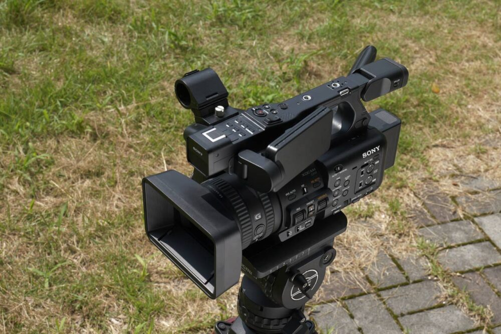 満を持してソニー「PXW-Z200」が新登場！驚きのハンドヘルドカメラをレビュー [OnGoingReView] - PRONEWS : 動画 ...