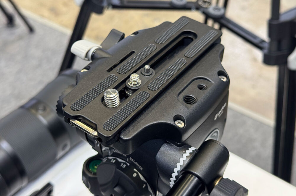 レオフォトジャパン：ビデオ雲台「FH-20」を初展示。カウンターバランス機能15段階を備えたFHシリーズの上位機種[Inter BEE 2024展示レポート] - PRONEWS : 動画制作 ...