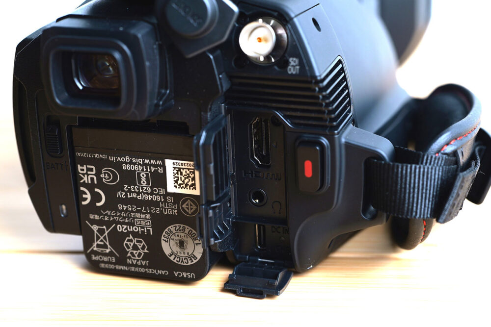 パナソニック「HC-X2100」レビュー。小型なボディに業務にも耐える高性能を詰めこんだビデオカメラ [OnGoingReView] - PRONEWS : 動画制作のあらゆる情報が集まる ...